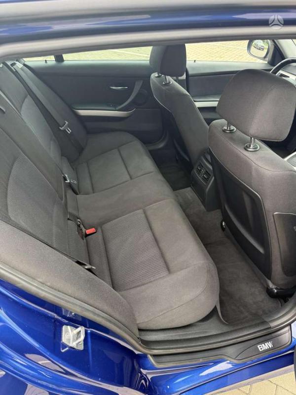 Zils BMW 320 2011 Panevēža, ar dzinēja tilpumu 2.00 L un nobraukumu 272 tūkst. km par 4650 €, foto 11 vietnē AUTOMOTO.COM.LV