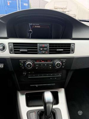 Zils BMW 320 2011 Panevēža, ar dzinēja tilpumu 2.00 L un nobraukumu 272 tūkst. km par 4650 €, foto 16 vietnē AUTOMOTO.COM.LV