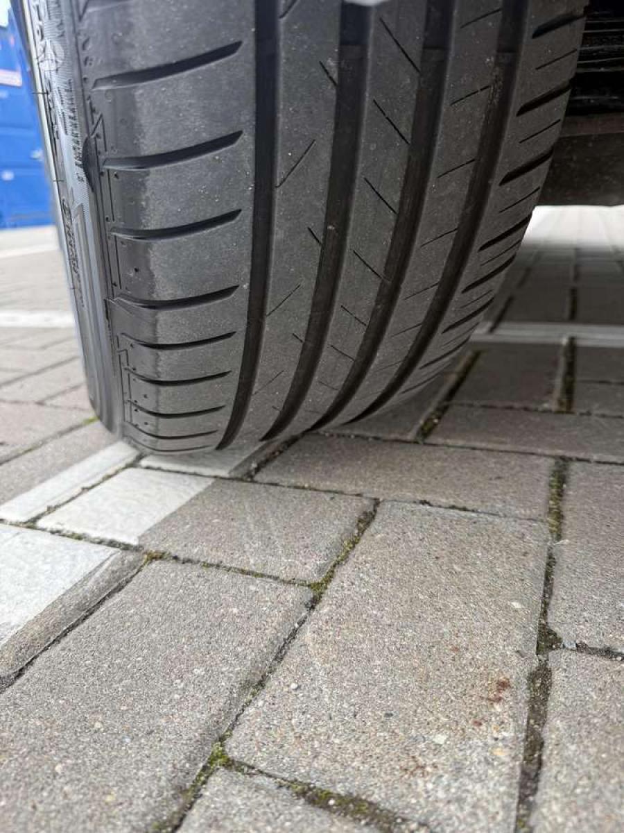 Zils BMW 320 2011 Panevēža, ar dzinēja tilpumu 2.00 L un nobraukumu 272 tūkst. km par 4650 €, foto 17 vietnē AUTOMOTO.COM.LV