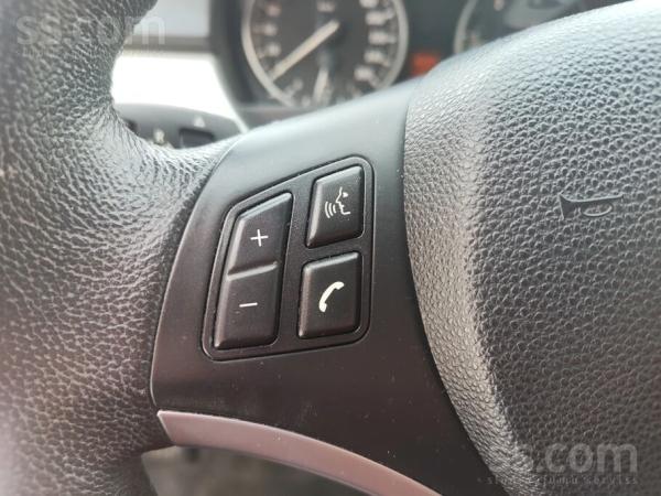 Blue BMW 320 2012 in Cesis, with an engine capacity of 2.00 L and mileage of 275 thousand km for 5950 €, photo 8 on AUTOMOTO.COM.LV