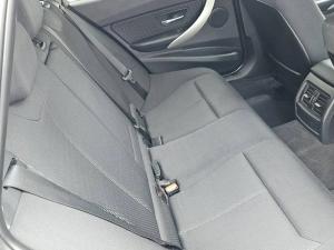 Zils BMW 320 2012 Jēkabpils, ar dzinēja tilpumu 2.00 L un nobraukumu 241 tūkst. km par 7390 €, foto 22 vietnē AUTOMOTO.COM.LV