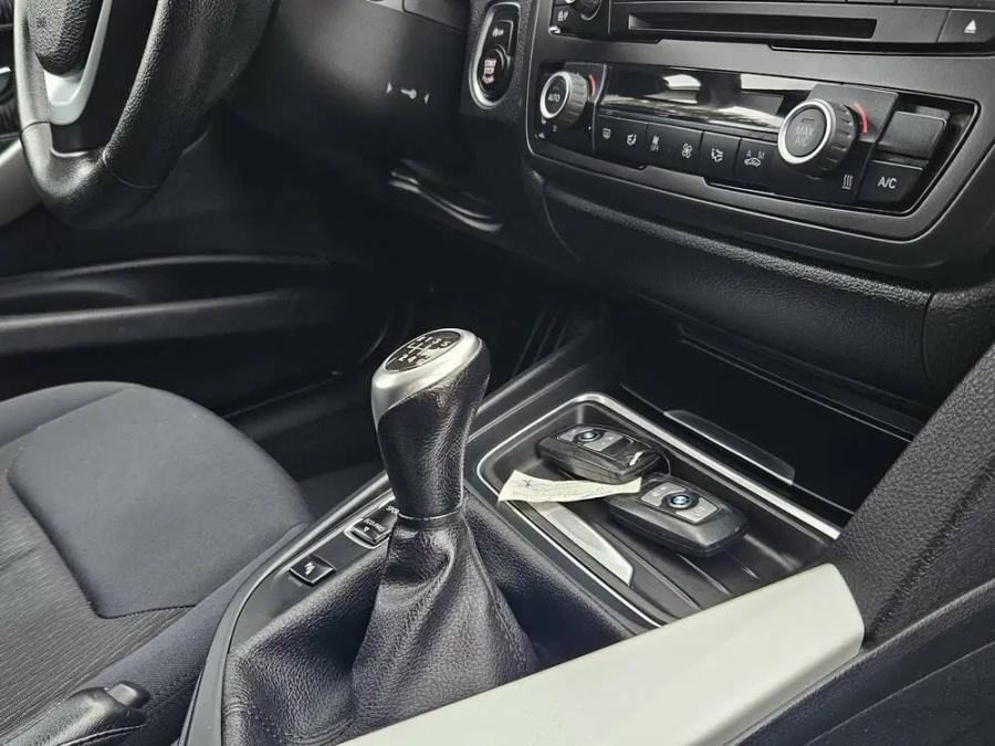 Zils BMW 320 2012 Jēkabpils, ar dzinēja tilpumu 2.00 L un nobraukumu 241 tūkst. km par 7390 €, foto 30 vietnē AUTOMOTO.COM.LV