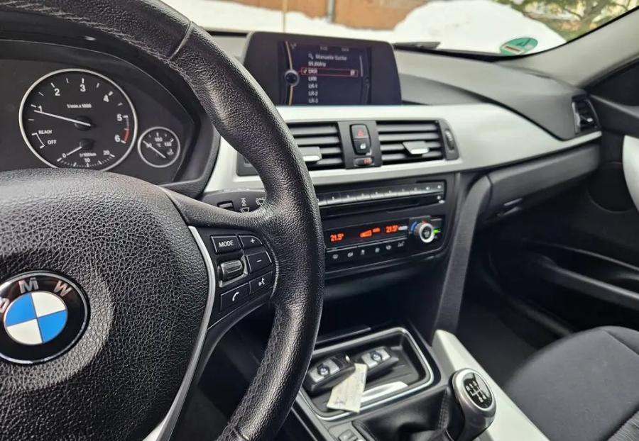 Zils BMW 320 2012 Jēkabpils, ar dzinēja tilpumu 2.00 L un nobraukumu 241 tūkst. km par 7390 €, foto 32 vietnē AUTOMOTO.COM.LV