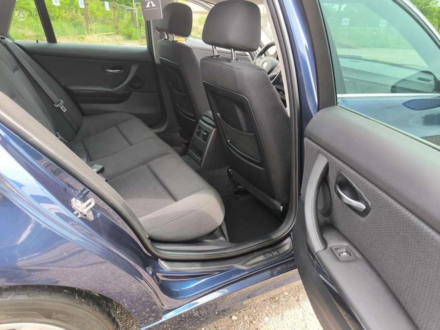Blue BMW 320 2012 in Alytus, with an engine capacity of 2.00 L and mileage of 334 thousand km for 4850 €, photo 16 on AUTOMOTO.COM.LV