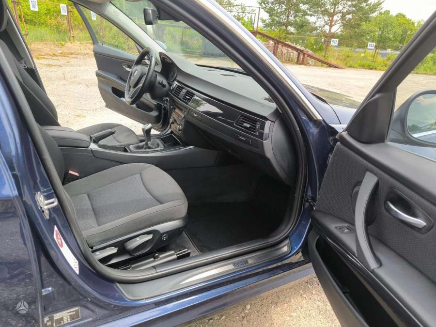 Blue BMW 320 2012 in Alytus, with an engine capacity of 2.00 L and mileage of 334 thousand km for 4850 €, photo 17 on AUTOMOTO.COM.LV