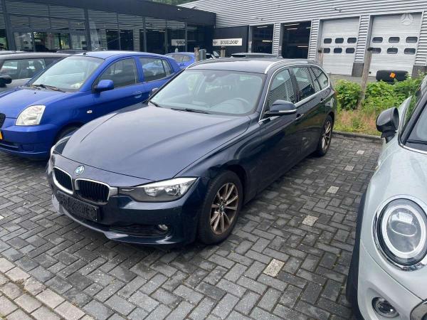 Blue BMW 320 2012 in Ukmerge, with an engine capacity of 2.00 L and mileage of 261 thousand km for 4600 €, photo 1 on AUTOMOTO.COM.LV