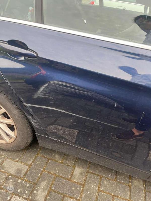 Blue BMW 320 2012 in Ukmerge, with an engine capacity of 2.00 L and mileage of 261 thousand km for 4600 €, photo 9 on AUTOMOTO.COM.LV