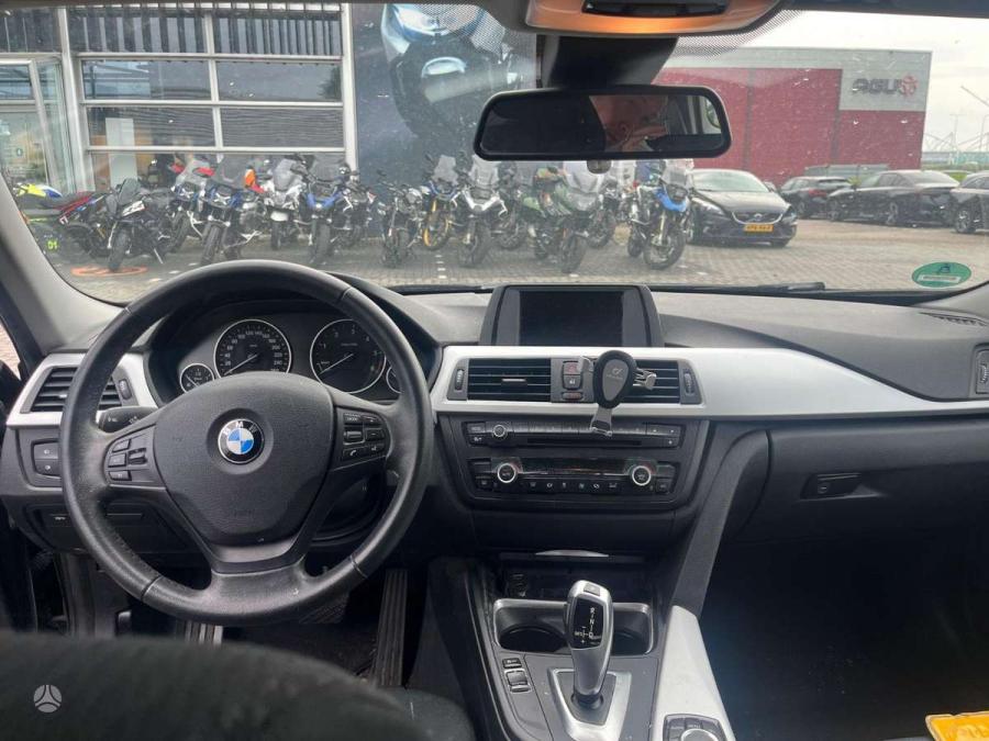 Blue BMW 320 2012 in Ukmerge, with an engine capacity of 2.00 L and mileage of 261 thousand km for 4600 €, photo 14 on AUTOMOTO.COM.LV