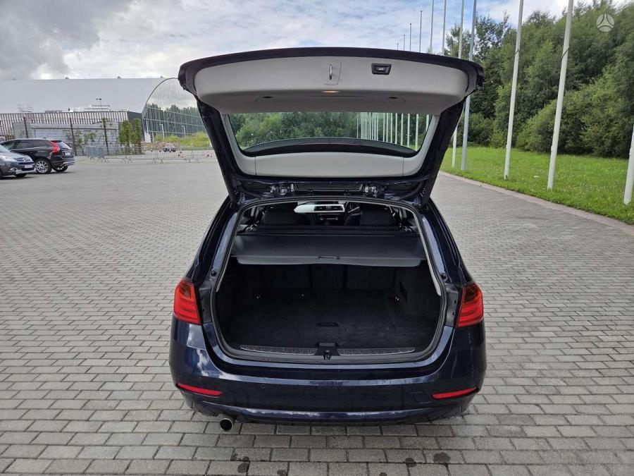 Blue BMW 320 2012 in Siauliai, with an engine capacity of 2.00 L and mileage of 192 thousand km for 2700 €, photo 11 on AUTOMOTO.COM.LV