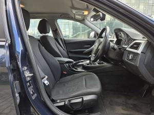 Blue BMW 320 2012 in Siauliai, with an engine capacity of 2.00 L and mileage of 192 thousand km for 2700 €, photo 14 on AUTOMOTO.COM.LV