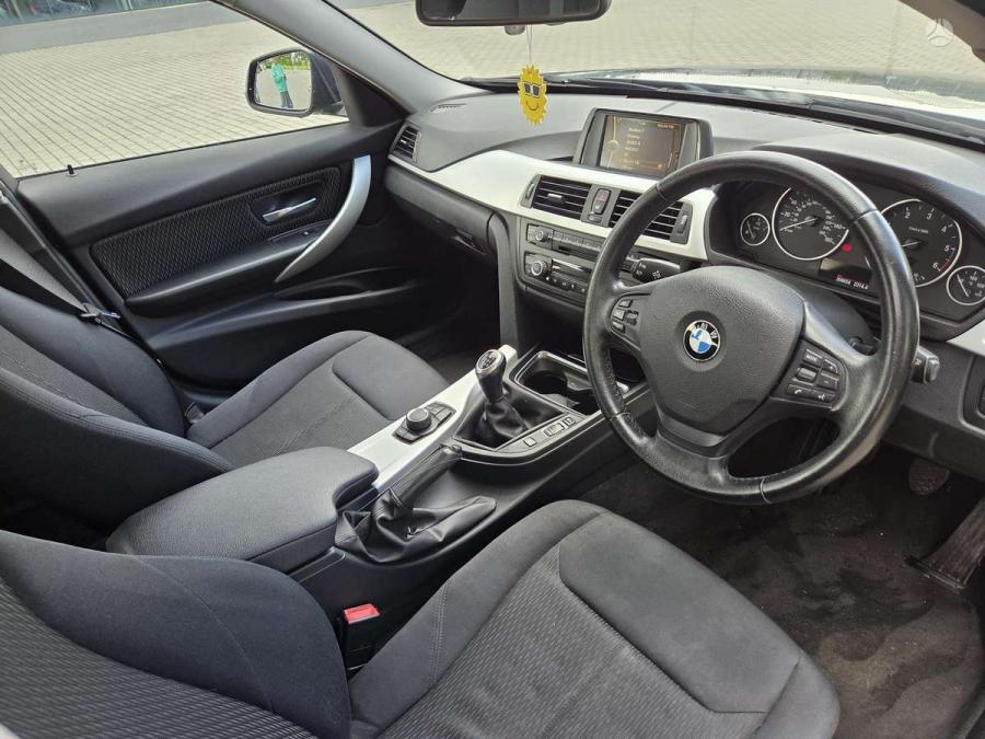 Blue BMW 320 2012 in Siauliai, with an engine capacity of 2.00 L and mileage of 192 thousand km for 2700 €, photo 15 on AUTOMOTO.COM.LV