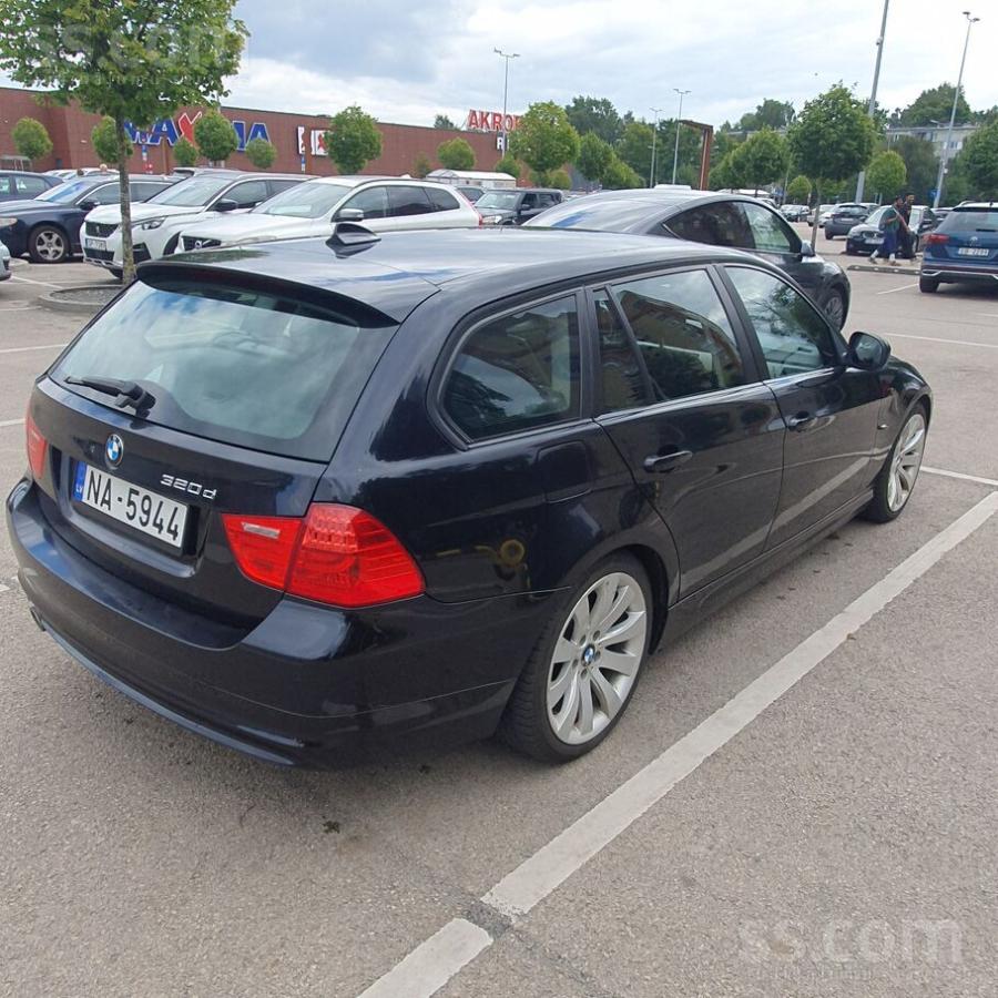 Blue BMW 320 2012 in Riga, with an engine capacity of 2.00 L and mileage of 352 thousand km for 4100 €, photo 5 on AUTOMOTO.COM.LV