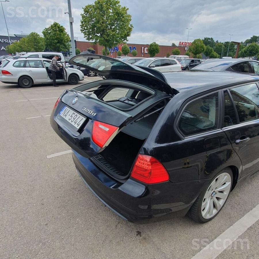 Blue BMW 320 2012 in Riga, with an engine capacity of 2.00 L and mileage of 352 thousand km for 4100 €, photo 11 on AUTOMOTO.COM.LV
