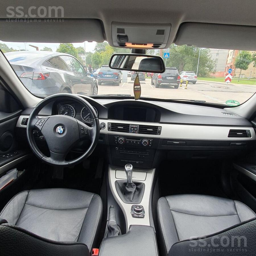 Blue BMW 320 2012 in Riga, with an engine capacity of 2.00 L and mileage of 352 thousand km for 4100 €, photo 12 on AUTOMOTO.COM.LV