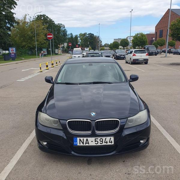Blue BMW 320 2012 in Riga, with an engine capacity of 2.00 L and mileage of 352 thousand km for 4100 €, photo 7 on AUTOMOTO.COM.LV
