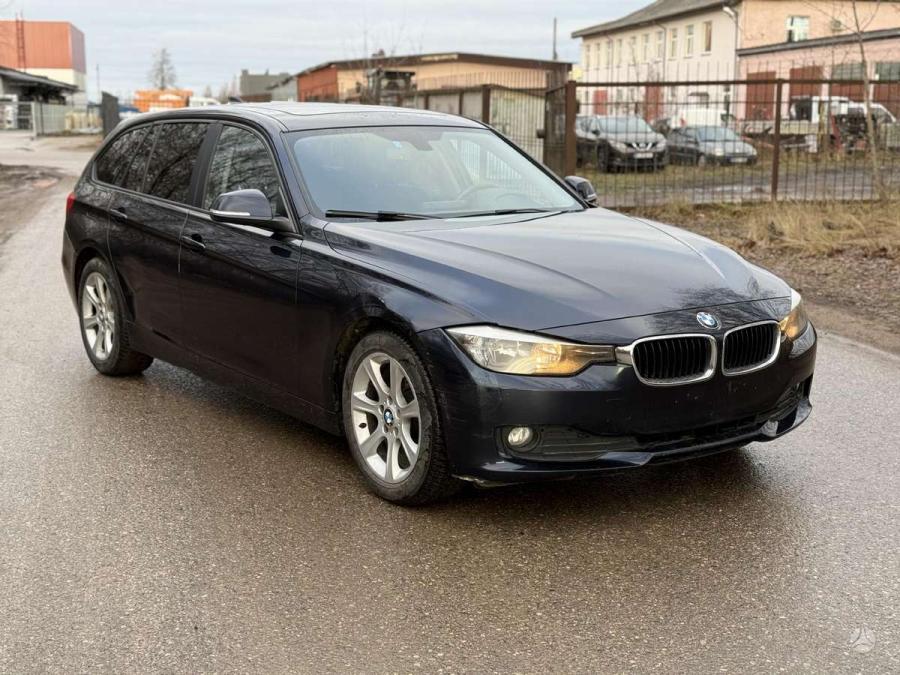 Blue BMW 320 2013 in Ukmerge, with an engine capacity of 2.00 L and mileage of 330 thousand km for 4999 €, photo 2 on AUTOMOTO.COM.LV