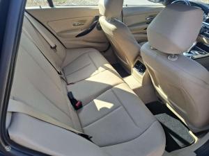 Zils BMW 320 2013 Viļņa, ar dzinēja tilpumu 2.00 L un nobraukumu 310 tūkst. km par 5999 €, foto 20 vietnē AUTOMOTO.COM.LV