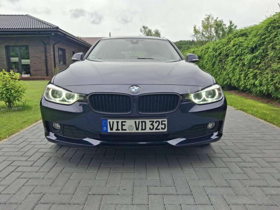 Zils BMW 320 2013 Prienai, ar dzinēja tilpumu 2.00 L un nobraukumu 256 tūkst. km par 6850 €, foto 12 vietnē AUTOMOTO.COM.LV