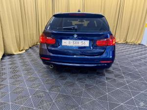 Blue BMW 320 2013 in Kaunas, with an engine capacity of 2.00 L and mileage of 360 thousand km for 7999 €, photo 6 on AUTOMOTO.COM.LV