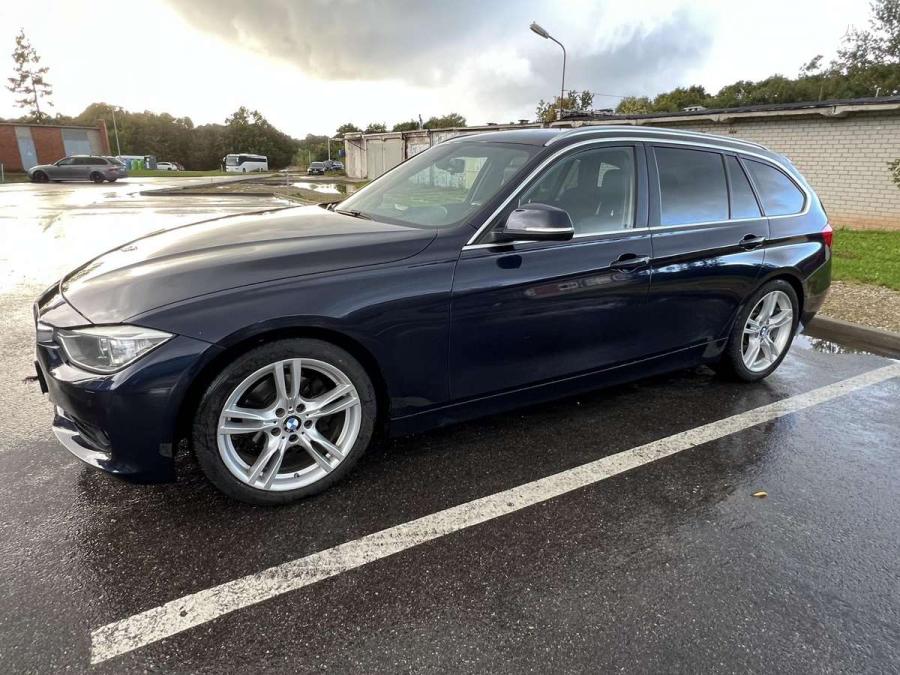 Blue BMW 320 2013 in Kaunas, with an engine capacity of 2.00 L and mileage of 292 thousand km for 8000 €, photo 1 on AUTOMOTO.COM.LV