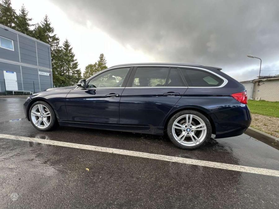 Blue BMW 320 2013 in Kaunas, with an engine capacity of 2.00 L and mileage of 292 thousand km for 8000 €, photo 4 on AUTOMOTO.COM.LV