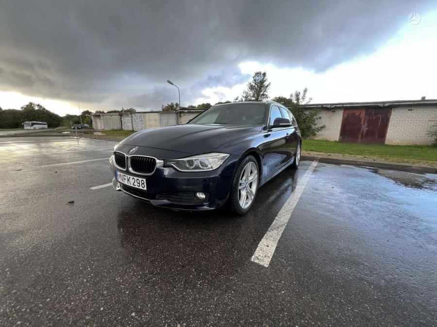 Blue BMW 320 2013 in Kaunas, with an engine capacity of 2.00 L and mileage of 292 thousand km for 8000 €, photo 5 on AUTOMOTO.COM.LV