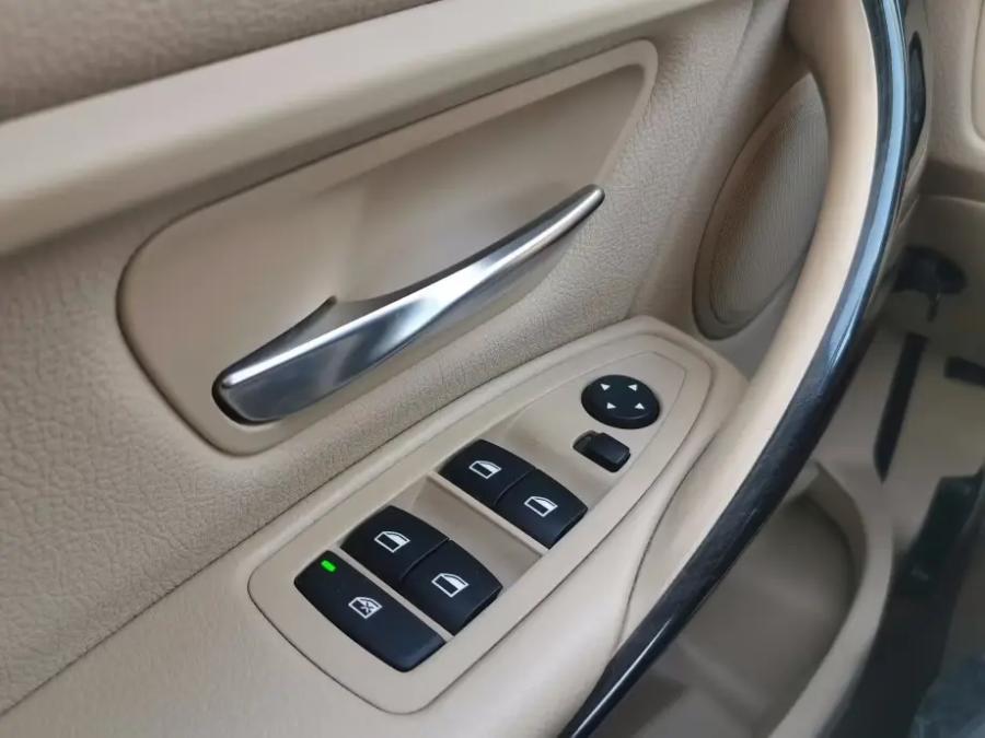 Zils BMW 320 2014 Kuldīga, ar dzinēja tilpumu 2.00 L un nobraukumu 205 tūkst. km par 10900 €, foto 18 vietnē AUTOMOTO.COM.LV