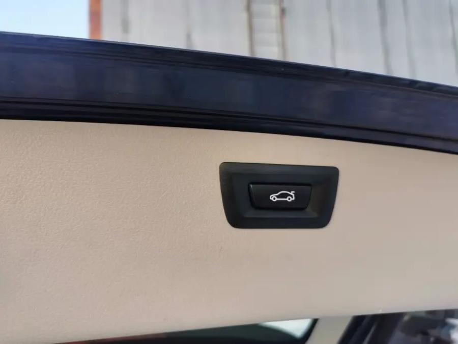 Zils BMW 320 2014 Kuldīga, ar dzinēja tilpumu 2.00 L un nobraukumu 205 tūkst. km par 10900 €, foto 21 vietnē AUTOMOTO.COM.LV