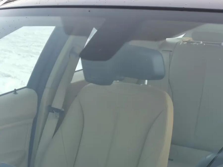 Zils BMW 320 2014 Kuldīga, ar dzinēja tilpumu 2.00 L un nobraukumu 205 tūkst. km par 10900 €, foto 24 vietnē AUTOMOTO.COM.LV