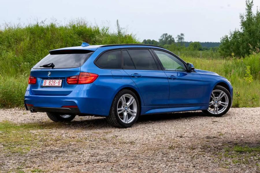 Blue BMW 320 2014 in Riga, with an engine capacity of 2.00 L and mileage of 270 thousand km for 11995 €, photo 5 on AUTOMOTO.COM.LV