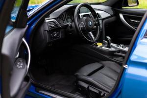 Blue BMW 320 2014 in Riga, with an engine capacity of 2.00 L and mileage of 270 thousand km for 11995 €, photo 16 on AUTOMOTO.COM.LV