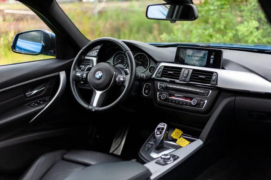 Blue BMW 320 2014 in Riga, with an engine capacity of 2.00 L and mileage of 270 thousand km for 11995 €, photo 24 on AUTOMOTO.COM.LV