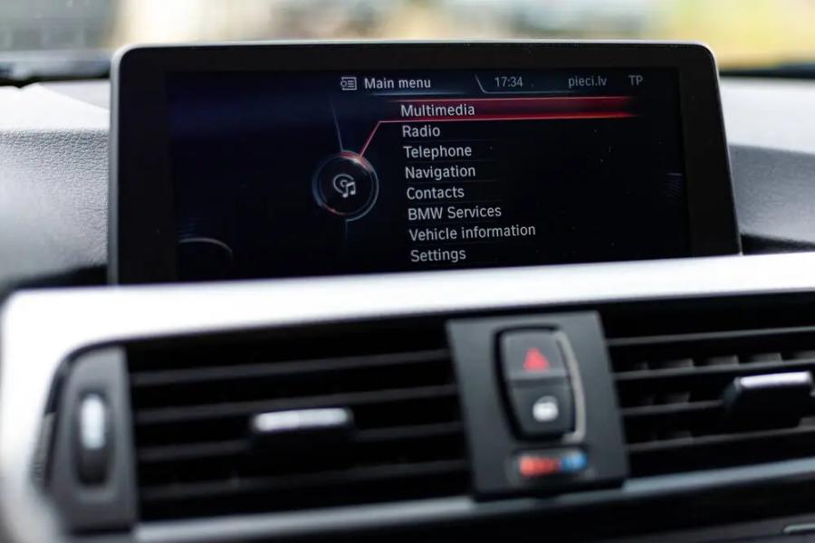 Blue BMW 320 2014 in Riga, with an engine capacity of 2.00 L and mileage of 270 thousand km for 11995 €, photo 29 on AUTOMOTO.COM.LV