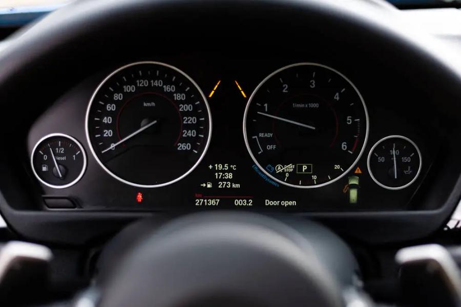Blue BMW 320 2014 in Riga, with an engine capacity of 2.00 L and mileage of 270 thousand km for 11995 €, photo 34 on AUTOMOTO.COM.LV