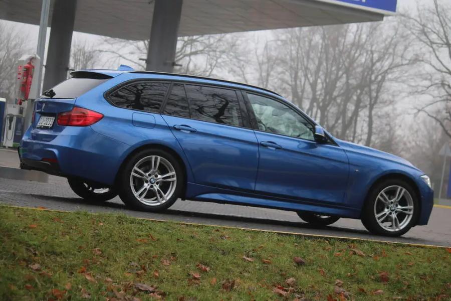 Blue BMW 320 2014 in Riga, with an engine capacity of 2.00 L and mileage of 264 thousand km for 11290 €, photo 8 on AUTOMOTO.COM.LV