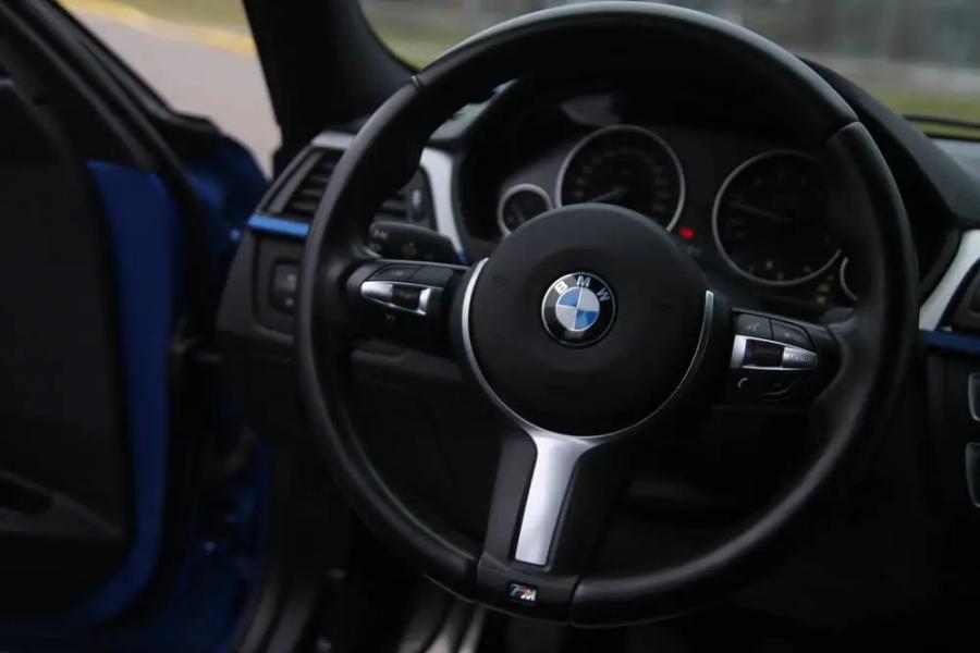 Blue BMW 320 2014 in Riga, with an engine capacity of 2.00 L and mileage of 264 thousand km for 11290 €, photo 14 on AUTOMOTO.COM.LV