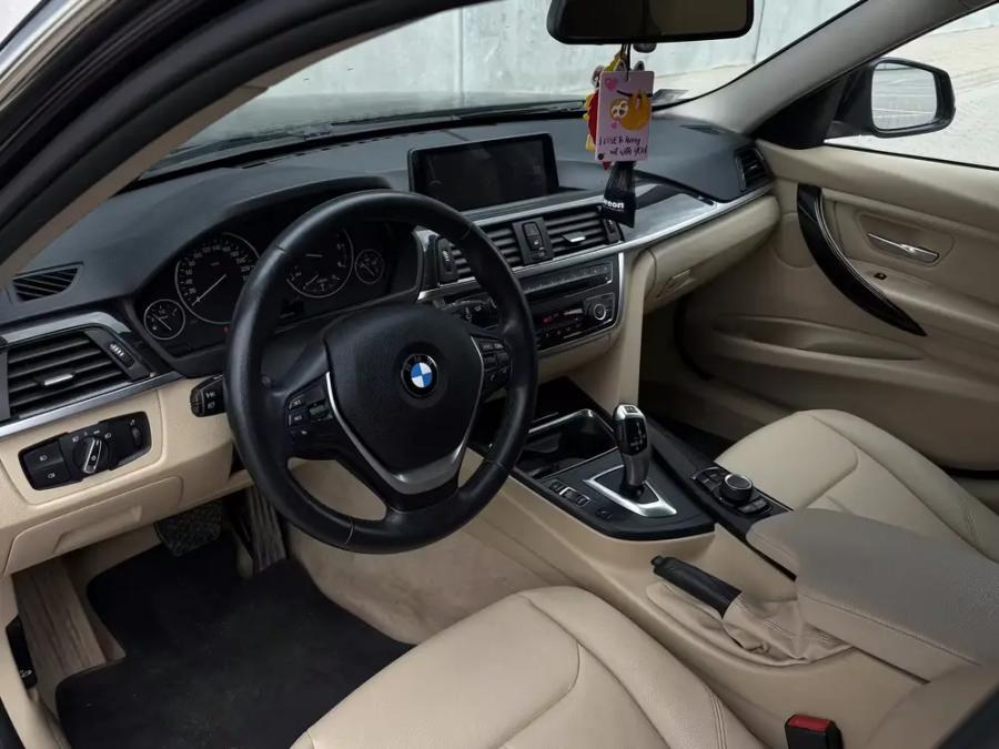 Blue BMW 320 2014 in Riga, with an engine capacity of 2.00 L and mileage of 229 thousand km for 5000 €, photo 9 on AUTOMOTO.COM.LV