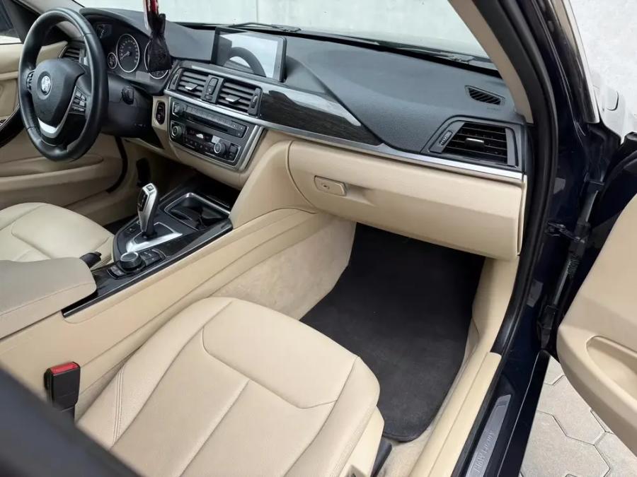 Blue BMW 320 2014 in Riga, with an engine capacity of 2.00 L and mileage of 229 thousand km for 5000 €, photo 10 on AUTOMOTO.COM.LV