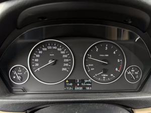 Blue BMW 320 2014 in Riga, with an engine capacity of 2.00 L and mileage of 229 thousand km for 5000 €, photo 13 on AUTOMOTO.COM.LV