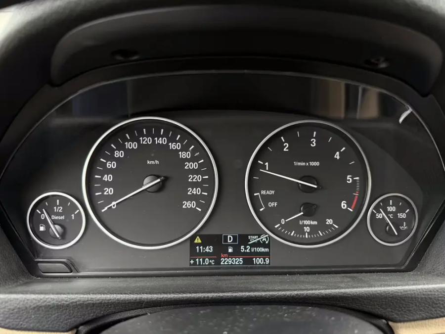 Blue BMW 320 2014 in Riga, with an engine capacity of 2.00 L and mileage of 229 thousand km for 5000 €, photo 13 on AUTOMOTO.COM.LV