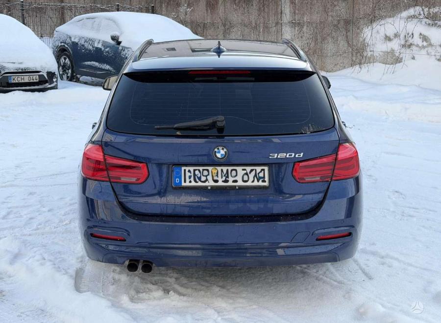 Blue BMW 320 2016 in Vilnius, with an engine capacity of 2.00 L and mileage of 223 thousand km for 8999 €, photo 4 on AUTOMOTO.COM.LV