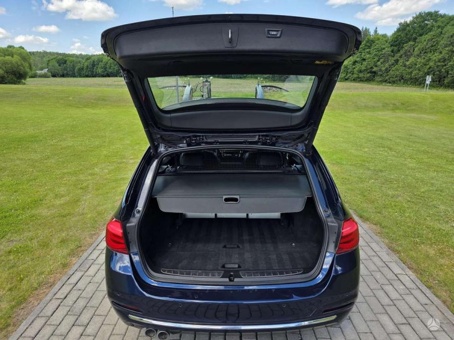 Blue BMW 320 2016 in Telschi, with an engine capacity of 2.00 L and mileage of 274 thousand km for 10500 €, photo 46 on AUTOMOTO.COM.LV
