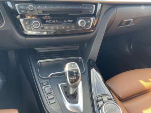 Blue BMW 320 2016 in Vilnius, with an engine capacity of 2.00 L and mileage of 231 thousand km for 11750 €, photo 17 on AUTOMOTO.COM.LV