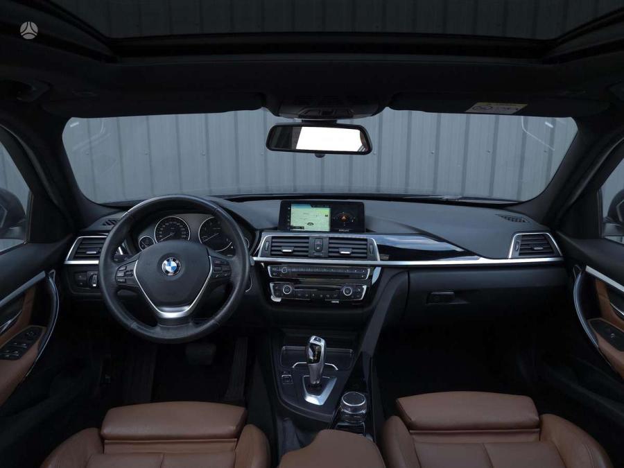 Blue BMW 320 2017 in Kaunas, with an engine capacity of 2.00 L and mileage of 266 thousand km for 11350 €, photo 3 on AUTOMOTO.COM.LV