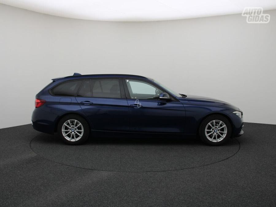 Blue BMW 320 2018 in Vilnius, with an engine capacity of 2.00 L and mileage of 177 thousand km for 15299 €, photo 8 on AUTOMOTO.COM.LV