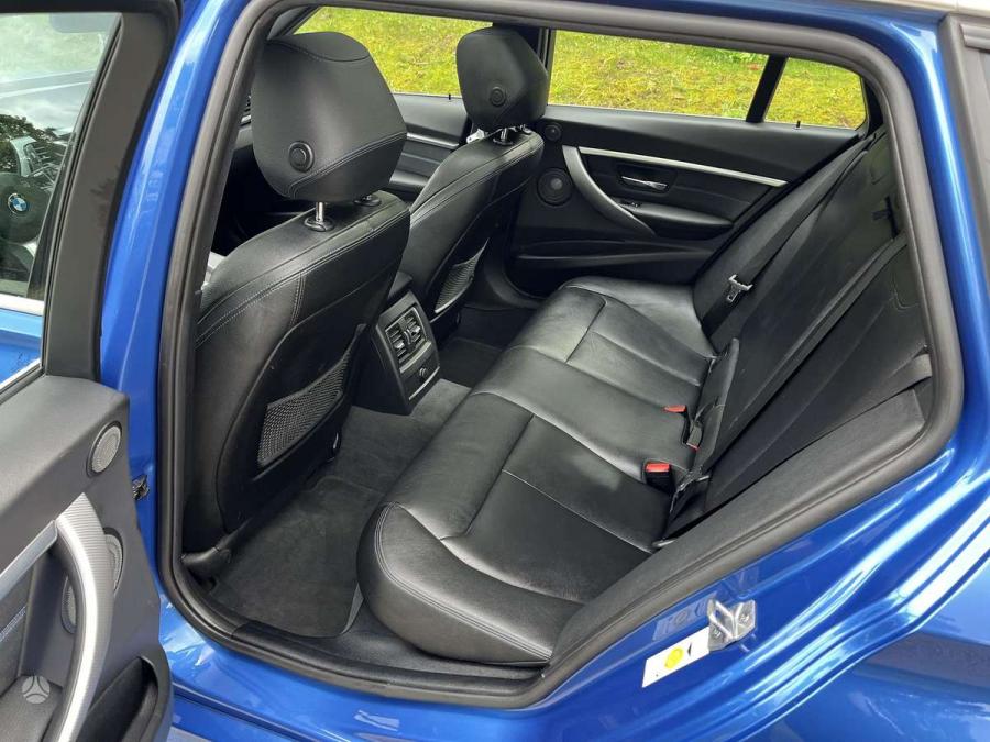 Blue BMW 320 2018 in Panevezys, with an engine capacity of 2.00 L and mileage of 211 thousand km for 14900 €, photo 11 on AUTOMOTO.COM.LV