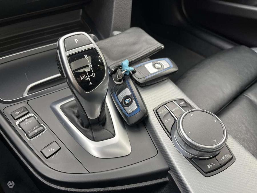 Blue BMW 320 2018 in Panevezys, with an engine capacity of 2.00 L and mileage of 211 thousand km for 14900 €, photo 14 on AUTOMOTO.COM.LV