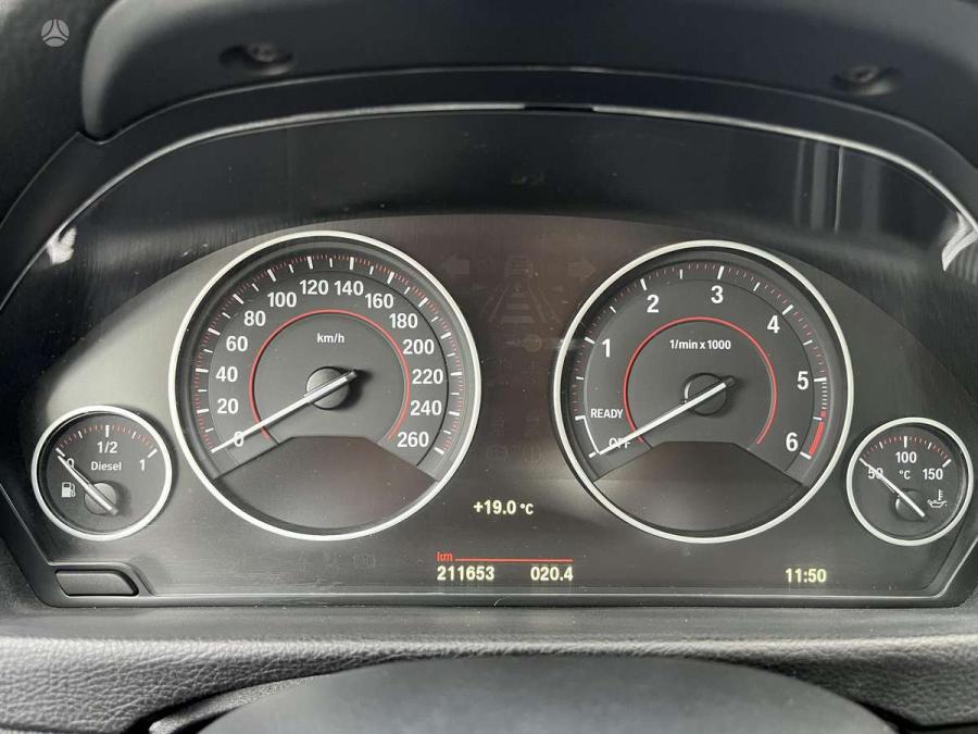 Blue BMW 320 2018 in Panevezys, with an engine capacity of 2.00 L and mileage of 211 thousand km for 14900 €, photo 16 on AUTOMOTO.COM.LV