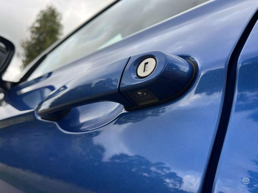 Blue BMW 320 2018 in Panevezys, with an engine capacity of 2.00 L and mileage of 211 thousand km for 14900 €, photo 29 on AUTOMOTO.COM.LV