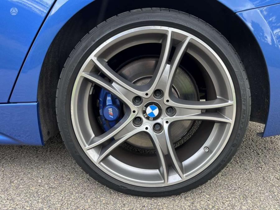 Blue BMW 320 2018 in Panevezys, with an engine capacity of 2.00 L and mileage of 211 thousand km for 14900 €, photo 31 on AUTOMOTO.COM.LV